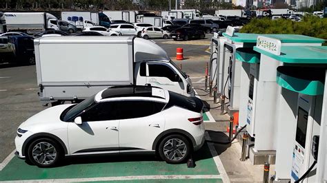 계속 찾다가 국도까지전기차 충전소 부족 문제 해결 나선다