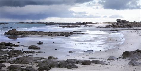 브리트니 프랑스에에서 거 대 한 화강암 돌 해안선입니다 0명에 대한 스톡 사진 및 기타 이미지 0명 고요한 장면 곡선 Istock