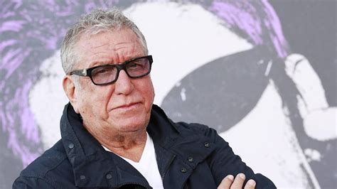 Sex Pistols Stellen Tournee Uit Door Gebroken Pols Steve Jones