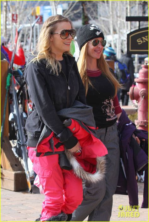 Leann Rimes Pink Pants In Aspen Photo 2612920 Leann Rimes Photos Just Jared