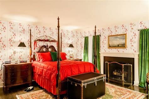 The Home Alone House Is Up For Rent On Airbnb Just In Time For The