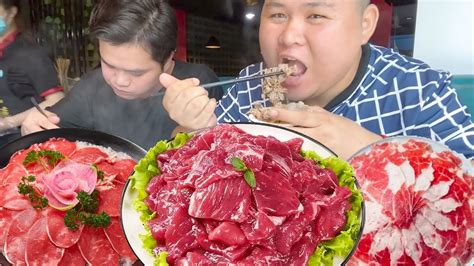 82元的牛肉火锅自助餐，老板说不限量，吃得下正头牛都是你的，太夸张了吧！【都市陈大胖】 Youtube