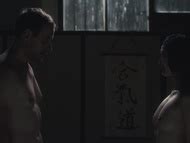 Naked Linh Dan Pham in Le grand méchant loup