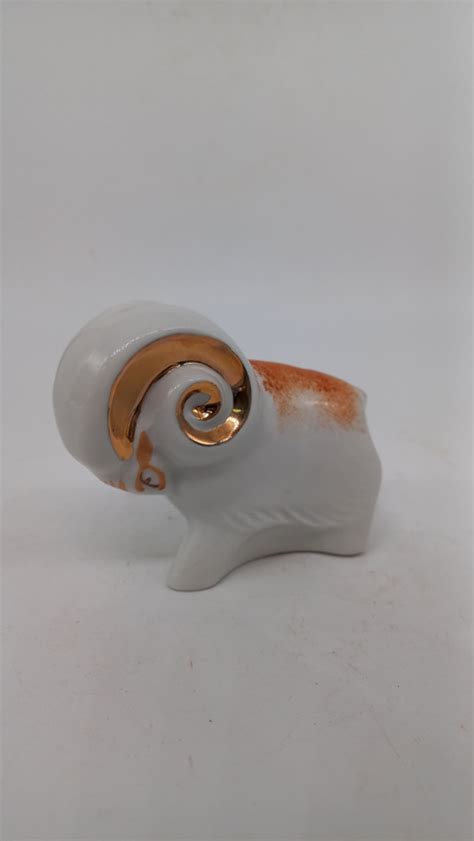 Винтажная фарфоровая статуэтка Баран Дулево 2002 год купить по выгодной цене в интернет