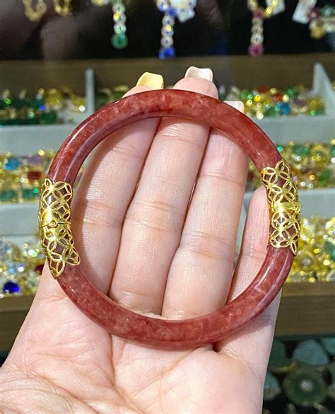 Vintage 18k Solid Gold Translucent Red Jadeite Jade Hinged Bangle
