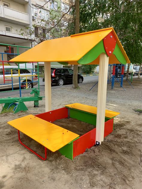 Песочница с крышками и крышей П 4