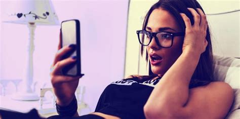 How To Get Someone To Stop Texting You Error Text Message Yourtango