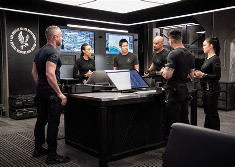 Swat Exiles Original Series Cast Members May Return For Spin Off