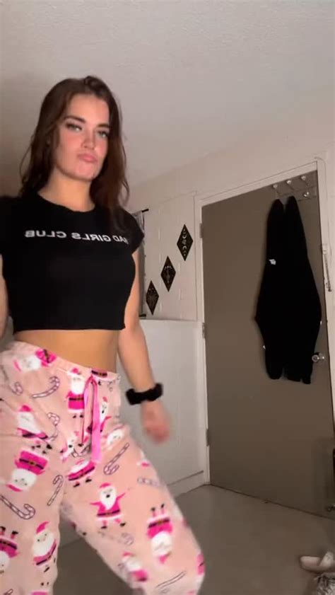 Viral 🥖 😍💖 Via Theconnelltwinsreal Tiktok Follow Jerkmate Live
