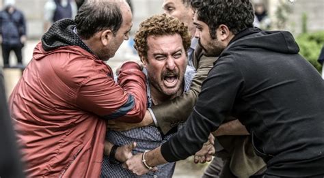 جایزه بهترین فیلم نامه برای «بازی را بکش