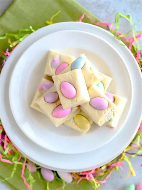 Easter White Chocolate Fudge 3 Ingredients {video}