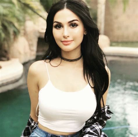 Angle Lia Sssniperwolf Fashion Celebrities Female