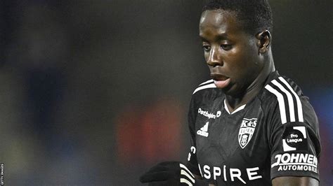 Djeidi Gassama Sheffield Wednesday Sign Paris St Germain Forward Bbc