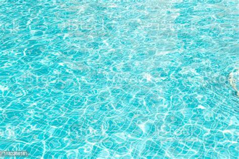 추상 수영장 바닥 화선 파문 과 파도 배경으로 흐름 여름 배경입니다 물 표면의 질감 오버헤드 뷰 휴식에 대한 스톡 사진 및 기타 이미지 Istock