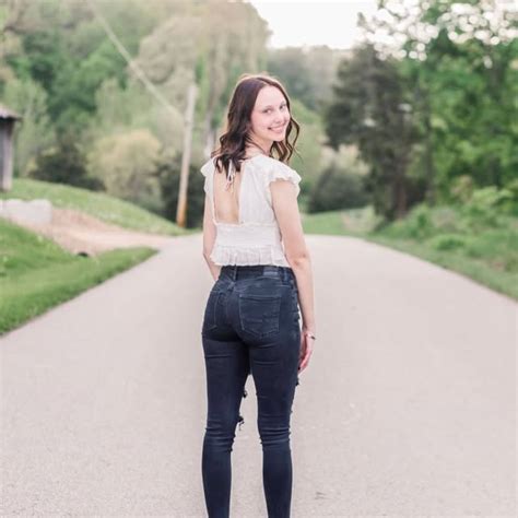 Riley Bailey Rileybailey Threads Say More