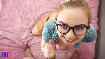 Ma Belle M Re M A Surpris En Train De Me Branler Et M A Appris Une Le On Sexuelle Xvideos Com