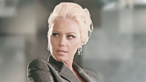 Камелия Майка ми ме наби когато загубих девствеността си Новини бг