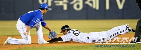 12회 1 2루 2루주자 3루 뛰다 아웃 그런데 염갈량은 박수쳤다 도전하지 않으면 최악이다 잠실 코멘트
