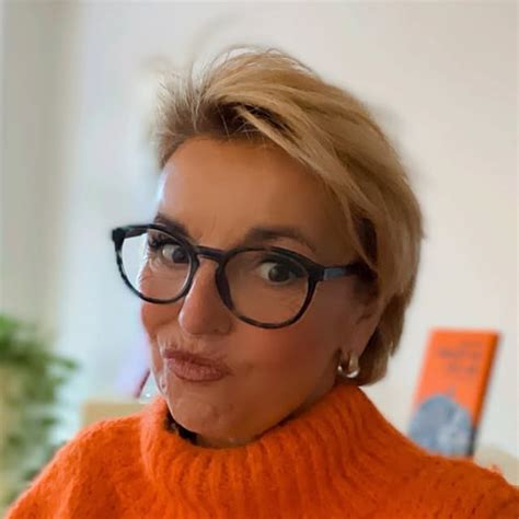 𝗠𝗶𝗰𝗮𝗲𝗹𝗮 𝗣𝗥𝗢𝗙𝗜𝗟𝗘𝗥𝗜𝗡 𝗳ü𝗿 𝗞𝗮𝗿𝗿𝗶𝗲𝗿𝗲 𝘂𝗻𝗱 𝗕𝘂𝘀𝗶𝗻𝗲𝘀𝘀𝗳𝗿𝗮𝘂𝗲𝗻 𝗦𝗣𝗘𝗔𝗞𝗘𝗥𝗜𝗡 Micaelahalboth On Threads