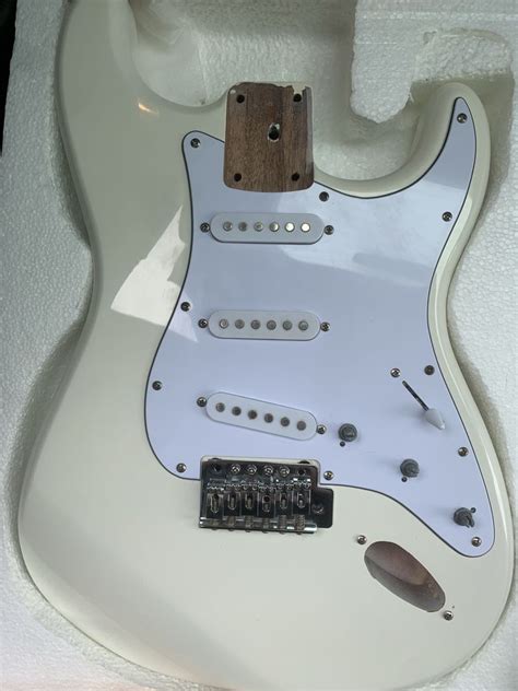 Гитарная дека (гитарное тело) от Squier affinity stratocaster: 4 000 ...