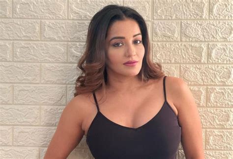 Bhojpuri Actress Monalisa Crossed All Limits Posted S Xy Pictures
