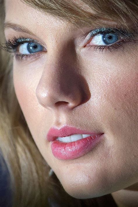 Taylor Swift Closeup Shes Absolutely Gorgeous Stunning Eyes Celeblr