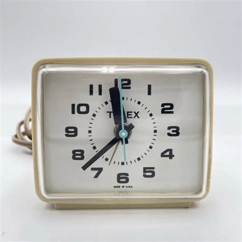 Vtg Timex Plug In Alarm Clock 7369a 120 Volt Turquoise Second Hand Usa