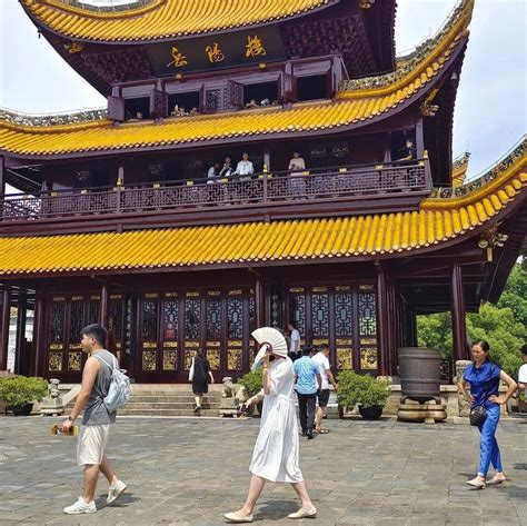 岳阳楼景区迎来今年最大跨市旅游团队日报防控疫情