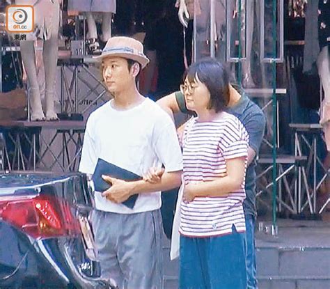 老婆孕味濃翹實出巡 BabyJohn準備湊Baby 東方日報