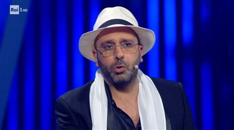 Sanremo 2022 Le Immagini Chiave Della Seconda Serata Tvblog