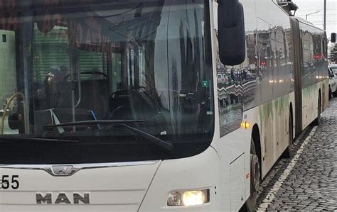 Хванаха шофьор на автобус с туристи с над 2 промила алкохол във Велико Търново Lupa Bg