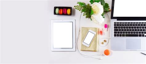 빈 줄 노트 그림이 있는 여성스러운 작업 공간 사진 무료 다운로드 Lovepik