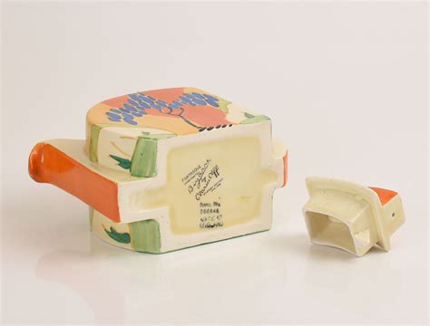 Clarice Cliff Windbells Stamford Teapot C 1933