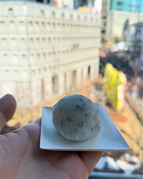 성수교과서 제레박의 성수동 로컬 매거진 바로 오늘 2 15 성수동에서 실리카겔 바밍타이커 예지의 깜짝 공연이 열립니다 이번 공연은 나이키 Nike 에어조던