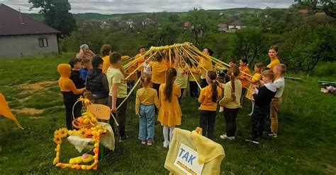 Кольоровий тиждень у школі День ЖОВТИЙ Відеоурок НУШ