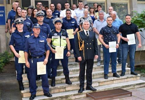 По повод професионалния им празник Ст комисар Цветко Нинов награди 64 служители на МВР Враца