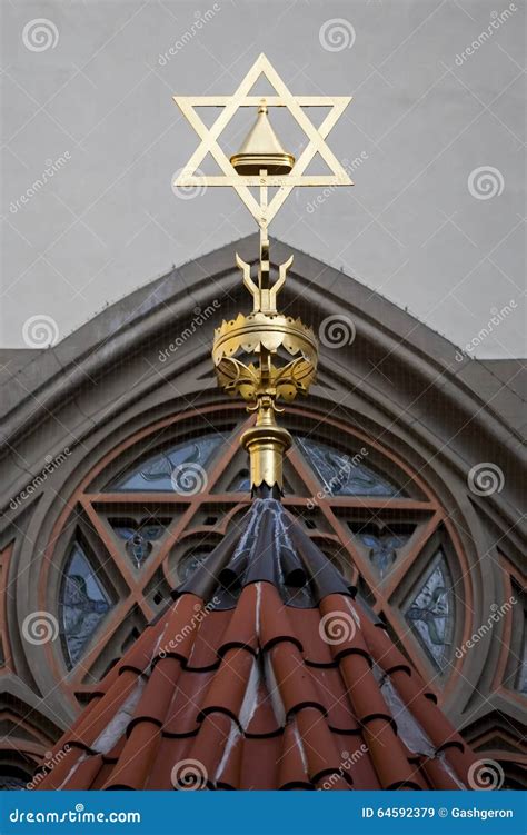 Estrella De David Símbolo Del Judaísmo En Tejado Imagen De Archivo