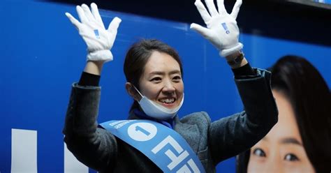 지지 호소하는 고민정 후보