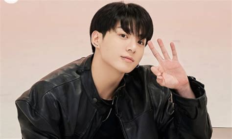 Jungkook De Bts Lanza Golden Su Primer álbum En Solitario — Noticias En La Mira Con Lourdes