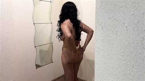 Nackte Milf Sah Im Spiegel Dass Sie Sex Von Ihr Wollten Und Ihren Arsch Für Anal Rahmen Xhamster