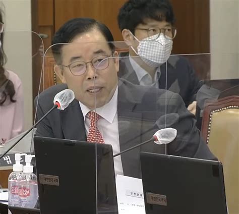 2022 국감 한상혁 방통위원장 거취·mbc 자막 공방에정책 질의는 실종 아주경제