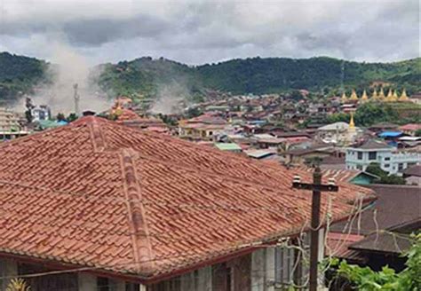 မိုးကုတ်တွင် တိုက်ပွဲဆက်ပြင်းထန်၊ လက်နက်ကြီးကြောင့် နေအိမ်အချို့ မီးလောင်