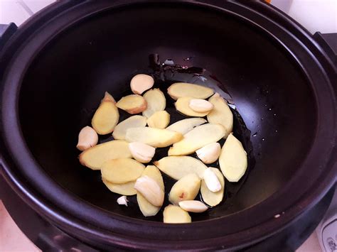 不加一滴水的砂锅鸡肉质鲜嫩鸡胸肉也抢光了 搜狐大视野 搜狐新闻