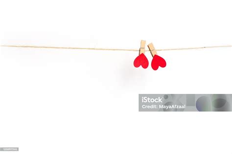 옷핀 하트는 밧줄에 매달려 흰색에 고립 0명에 대한 스톡 사진 및 기타 이미지 0명 라벨 매달기 Istock