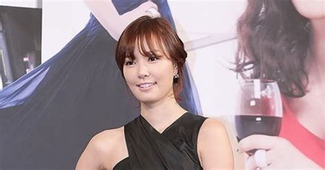 포토 손태영 완벽 비율 돋보이는 몸매 아이엄마 맞아
