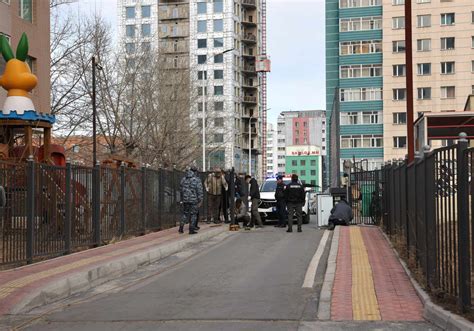 НИЙСЛЭЛ “ambassador” хотхон орчмын гурван байршилд зөвшөөрөлгүй барьсан хашаа хайсыг буулгаж