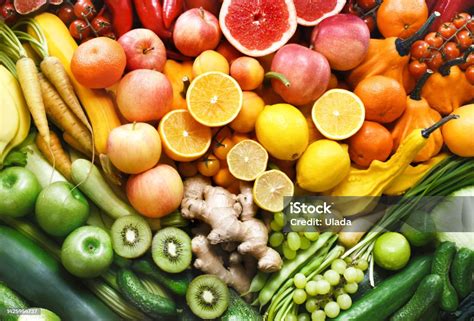 시장에서 신선한 익은 밝은 다채로운 과일과 야채 여름 농장 수확 배경 과일 무지개 0명에 대한 스톡 사진 및 기타 이미지 0