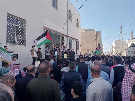 وقفة تضامنية مع الشعب الفلسطيني في الكرك