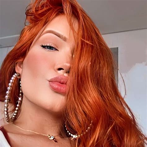 Lara Silva R Awesomehotgirls