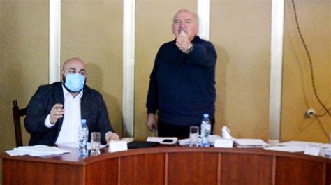 ვიდეო ხმაური ოზურგეთის საკრებულოს სხდომაზე გურიის მოამბე